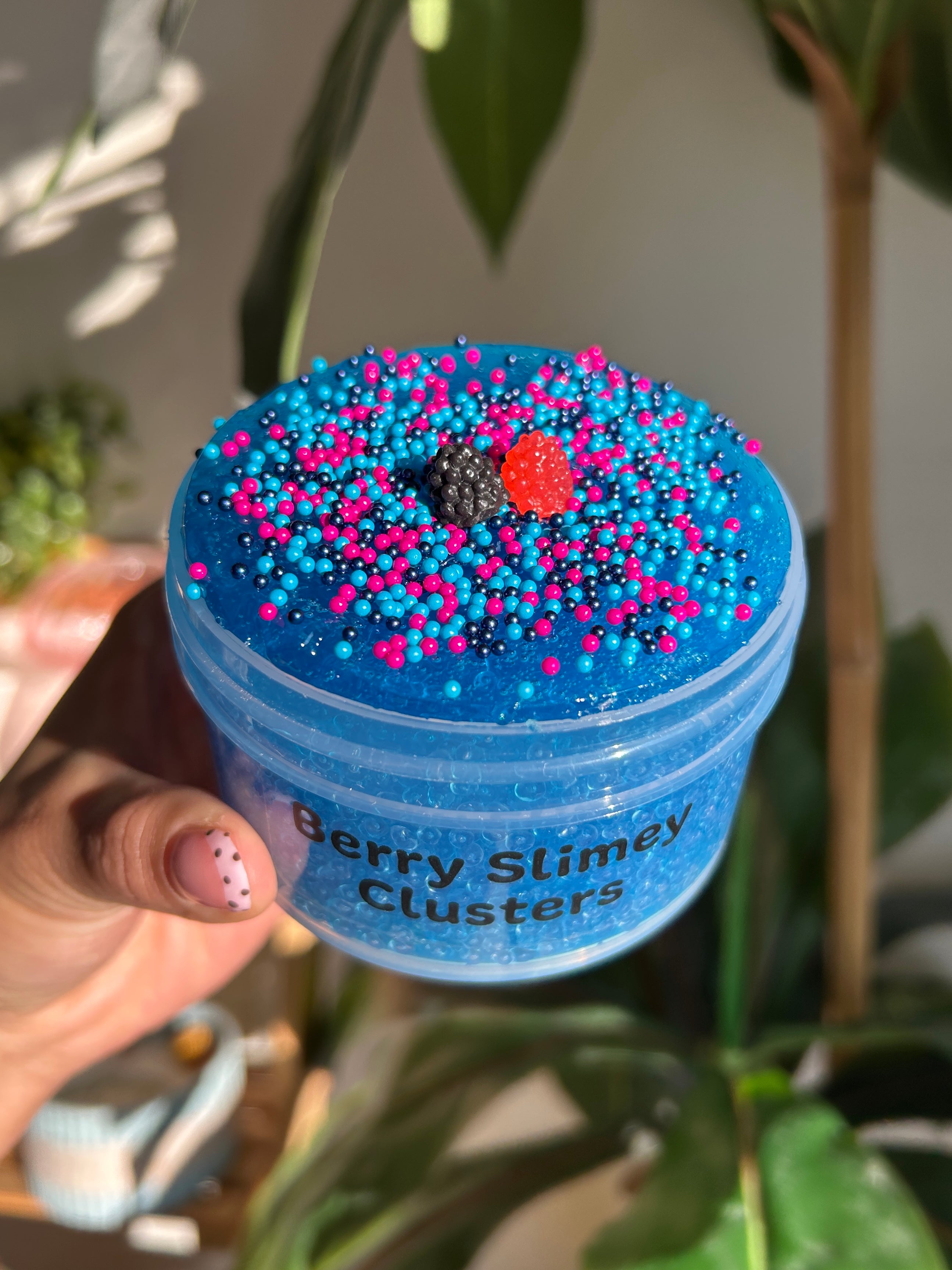 Berry Slimey Clusters – Macarons Slime